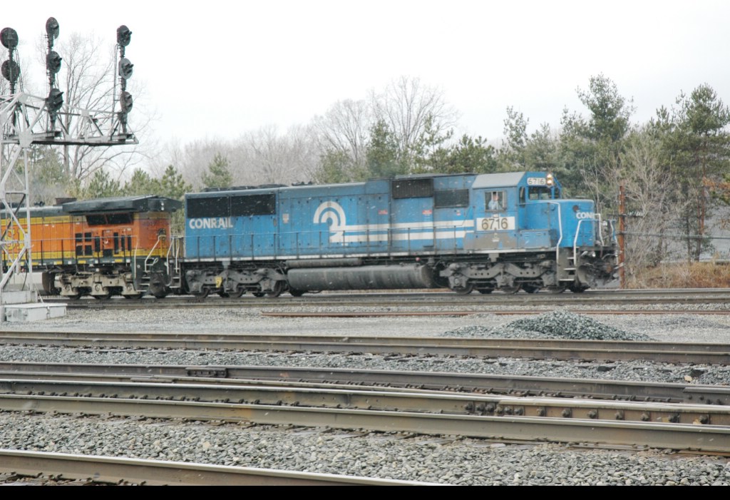 NS 6716 (Ex CR), East on NS